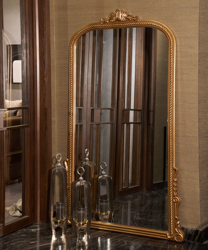 Timeless Reflection Gold Frame mirror